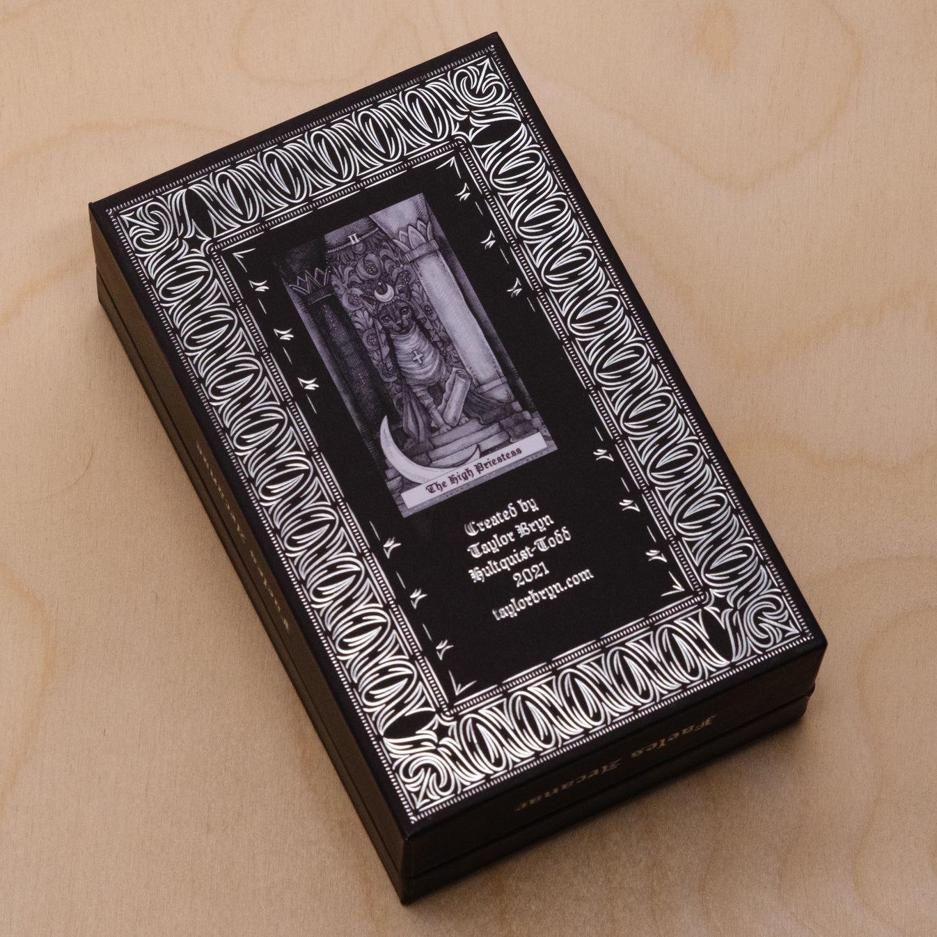 Faeles Arcanae | The Cat Tarot Deck – Taylor Bryn
